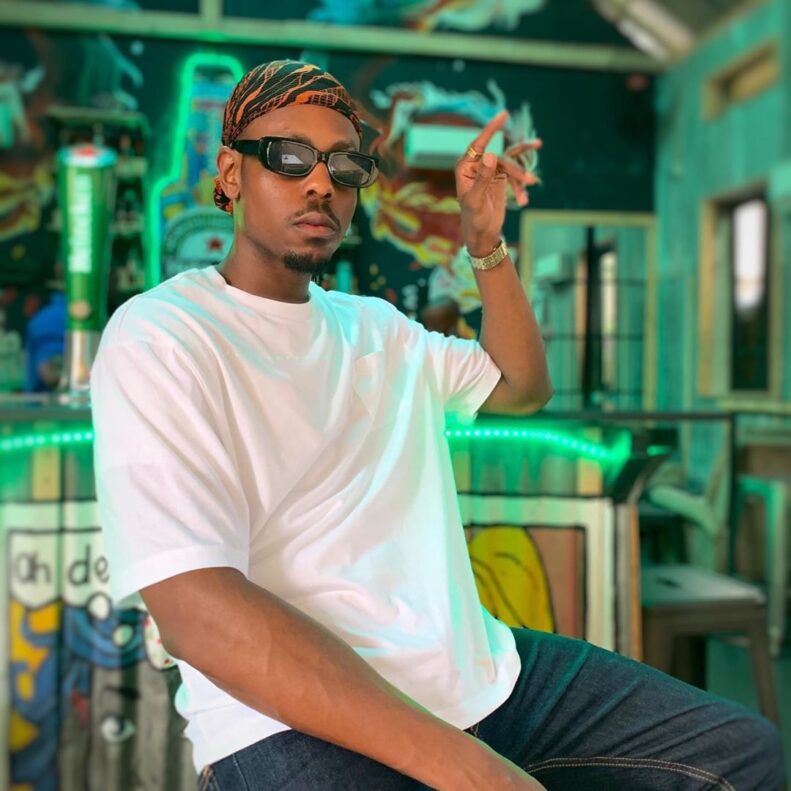 Meet Ladipoe the fast rising Nigerian rapper who is topping charts ...