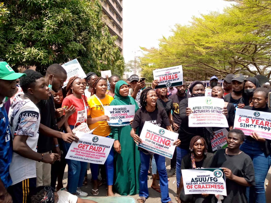 "End ASUU Strike Permanently Now" - Nigerian Students Protest In Abuja ...