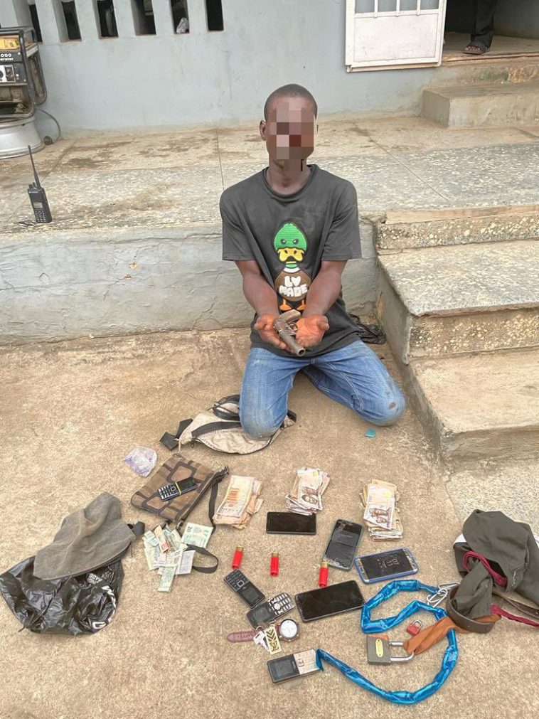 Suspected Thief Arrested While Robbing Lagos Pedestrians, Pistol, N93k ...