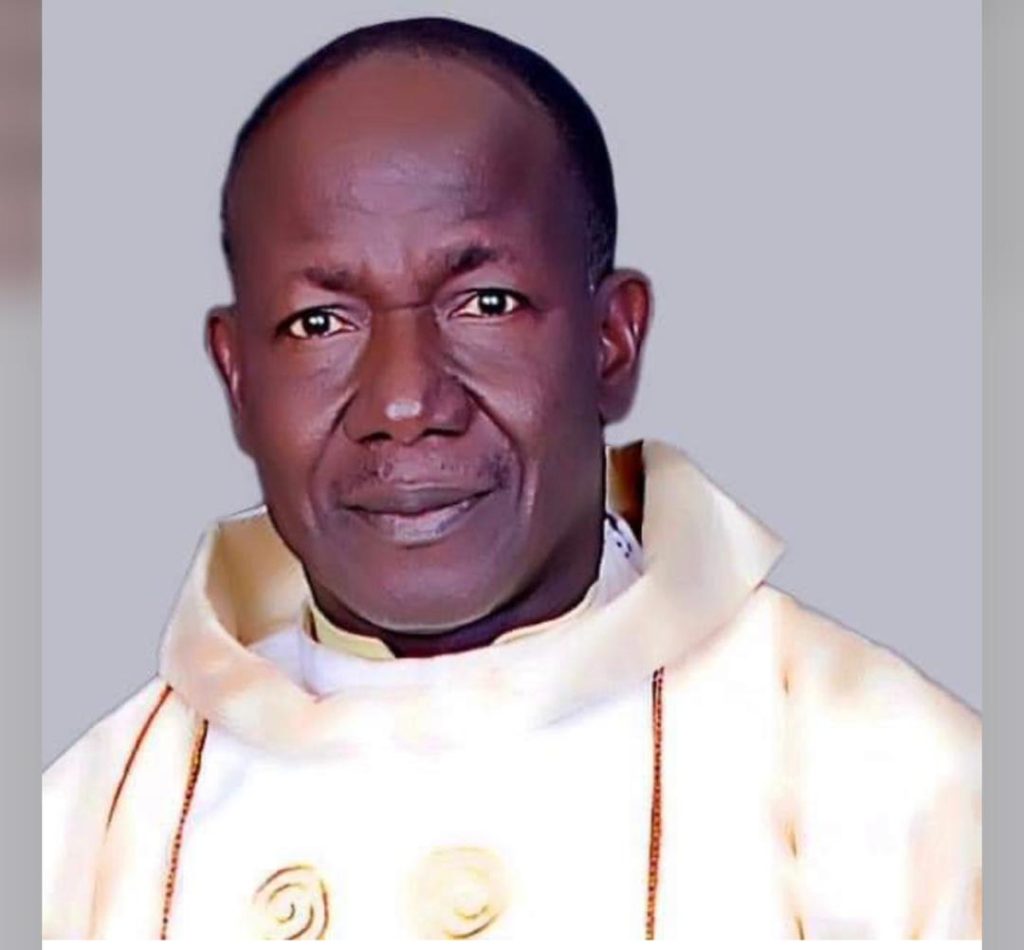 Catholic Priest killed and burnt to ashes in Minna, Assistant injured ...