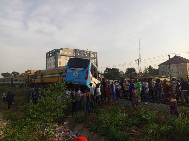 Two People Dead, Many Others Injured As Train Rams Into Lagos Staff Bus ...