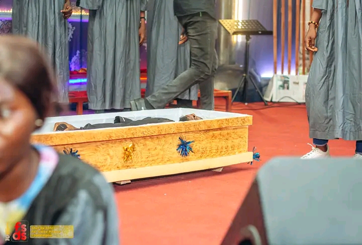 Outrage As Gospel Singer Onoja Arrives On Stage In Casket To Perform In ...