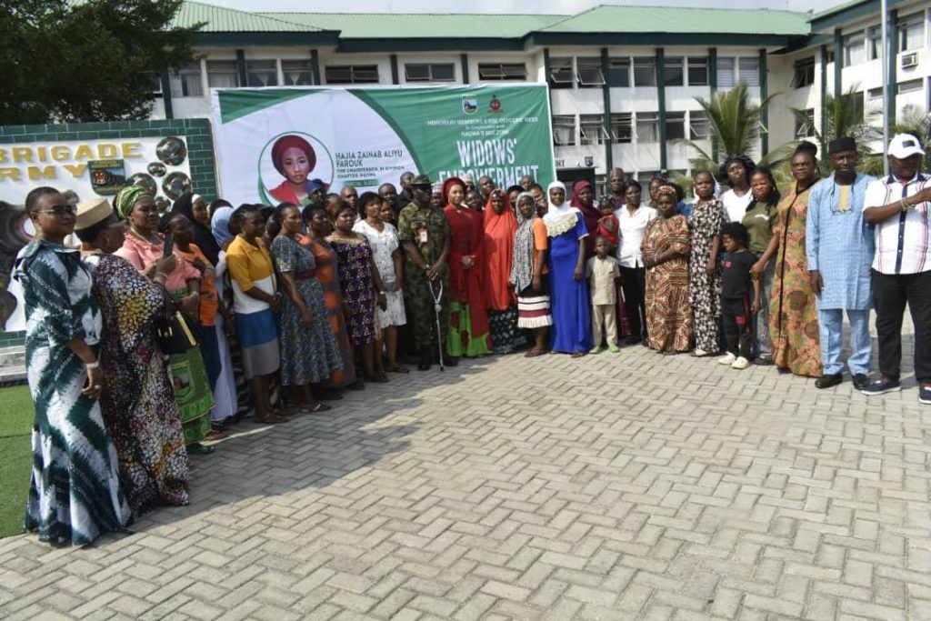 Commander 9 Brigade Hosts NAOWA Chairperson, Empowers Widows | Kanyi ...