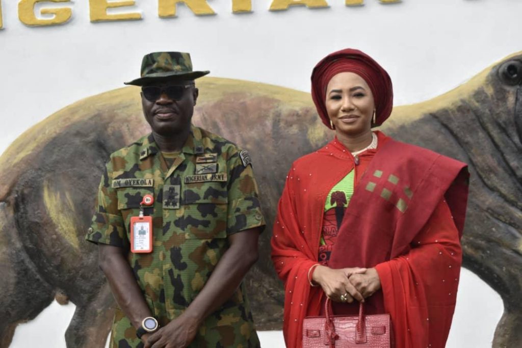 Commander 9 Brigade Hosts NAOWA Chairperson, Empowers Widows | Kanyi Daily News