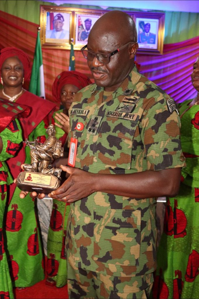 Commander 9 Brigade Hosts NAOWA Chairperson, Empowers Widows | Kanyi Daily News
