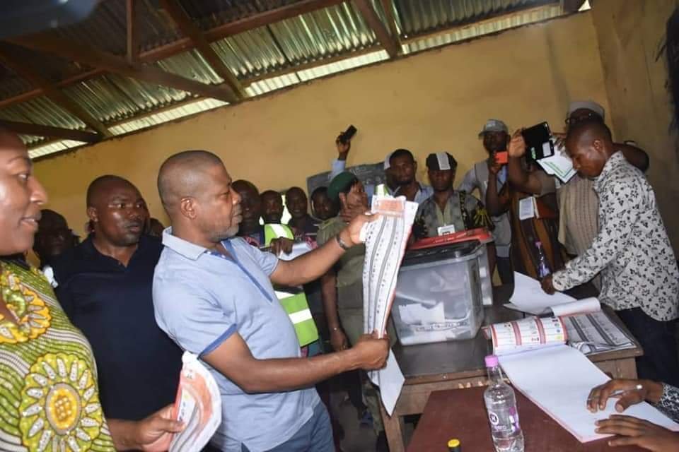 PHOTONEWS: PDP's Emeka Ihedioha Votes in Imo State. | Kanyi Daily News